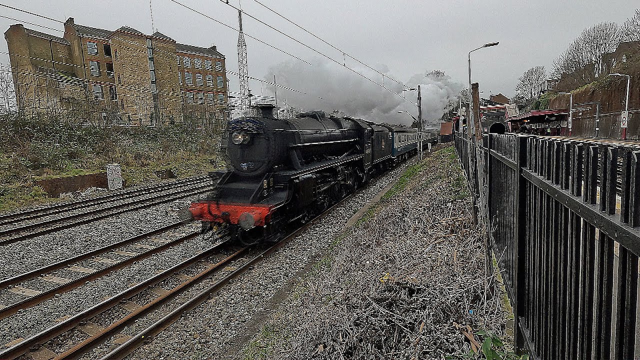 The London Polar Express, Black 5 No 44871, 23rd December 2024. - YouTube