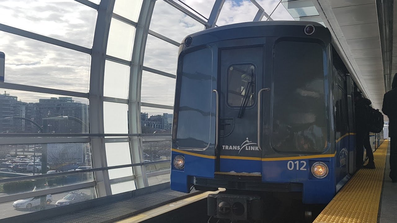 Translink Mark 1 Four Car Train Ride - YouTube