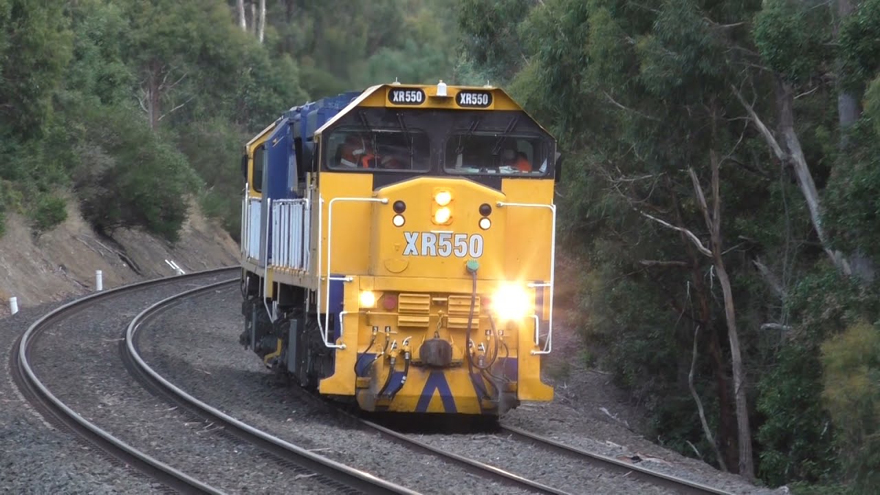 PN XR class grain train failures - 1000 Subscriber Special! - YouTube