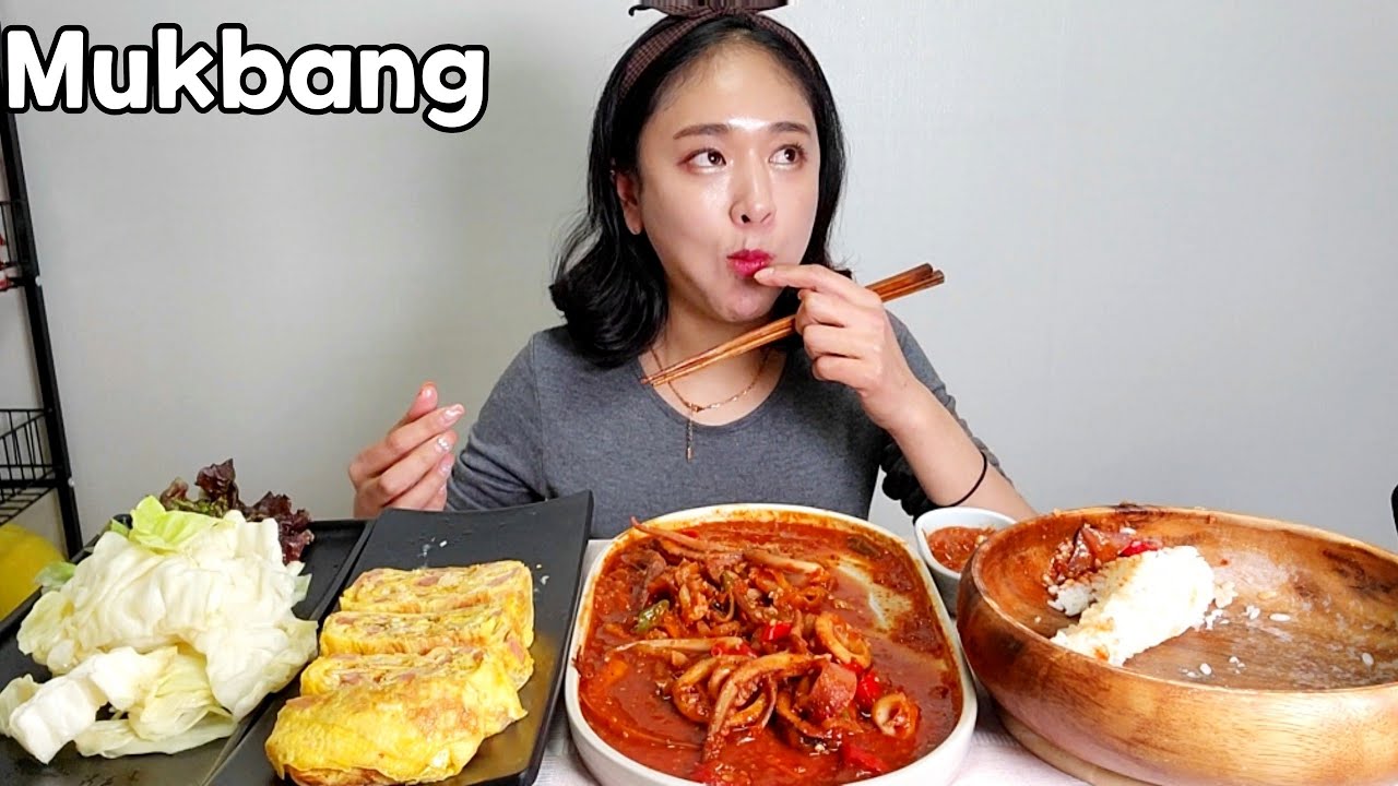 좋은기운받아가세요! 매운 오징어볶음 김치계란말이 집밥먹방 Korean Food Spicy Mukbang eating show ...