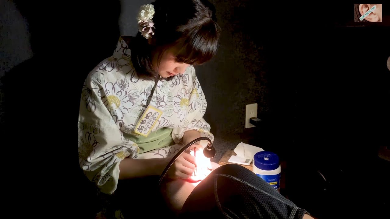 和み屋『耳かき店』をダブル 体験 - Japanese Ear Cleaning treatment Akihabara - YouTube