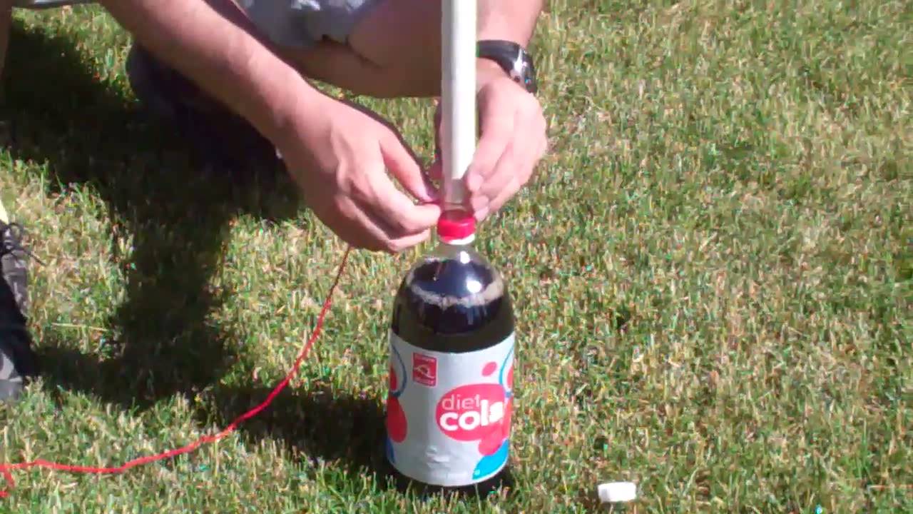 Diet soda and Mentos geyser - YouTube