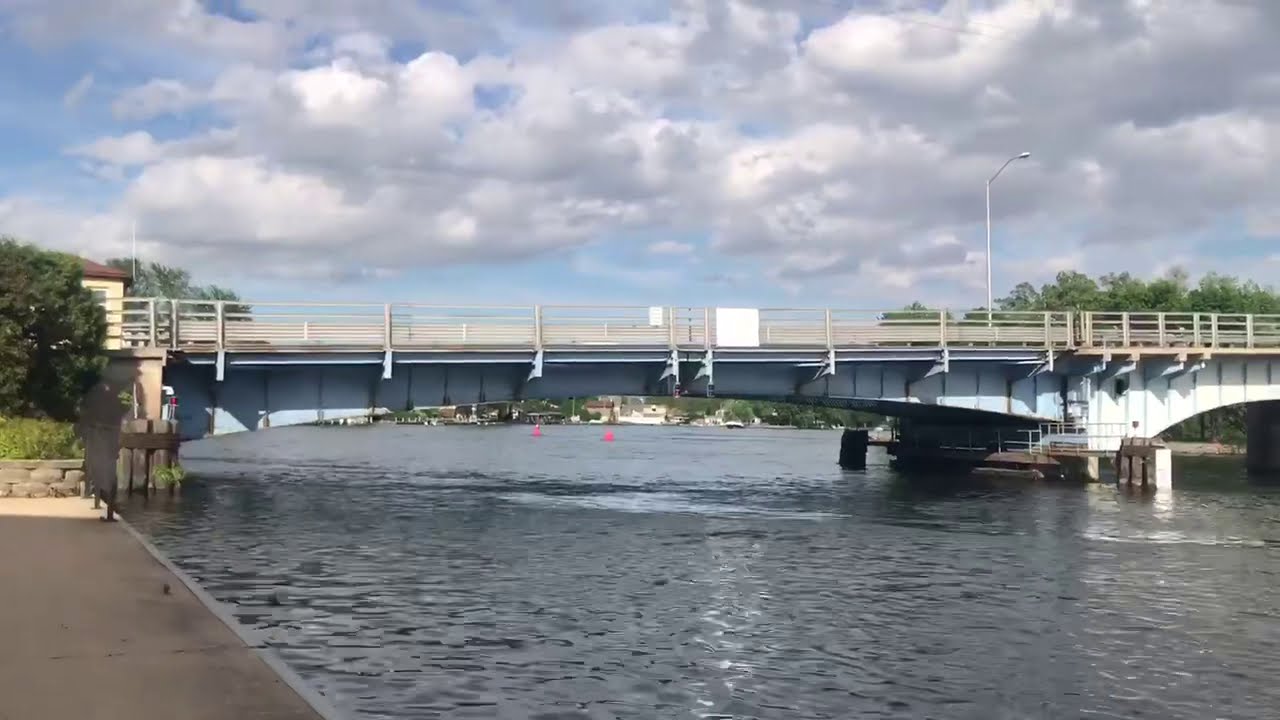 RACINE ST BRIDGE OPENING FROM BELOW IN MENASHA, WI - YouTube
