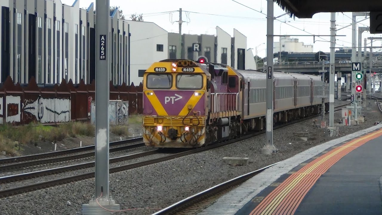 N459 and N cars heading to SCS at Middle Footscray - YouTube