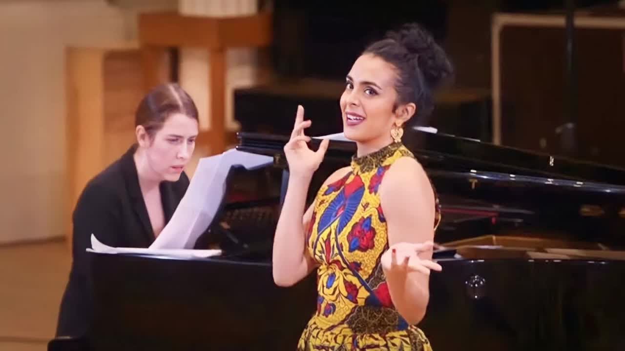 Julieth Lozano, la soprano bogotana elegida 'La Mejor Voz Del Mundo' en ...