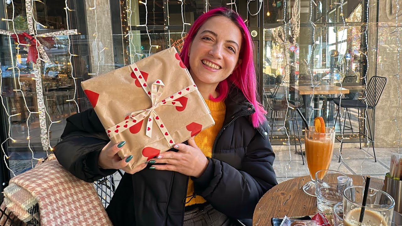 Ο Νταφυ Μου Έφερε Το Δωρο Γενεθλιων Μου┃VlogMas #18 - YouTube