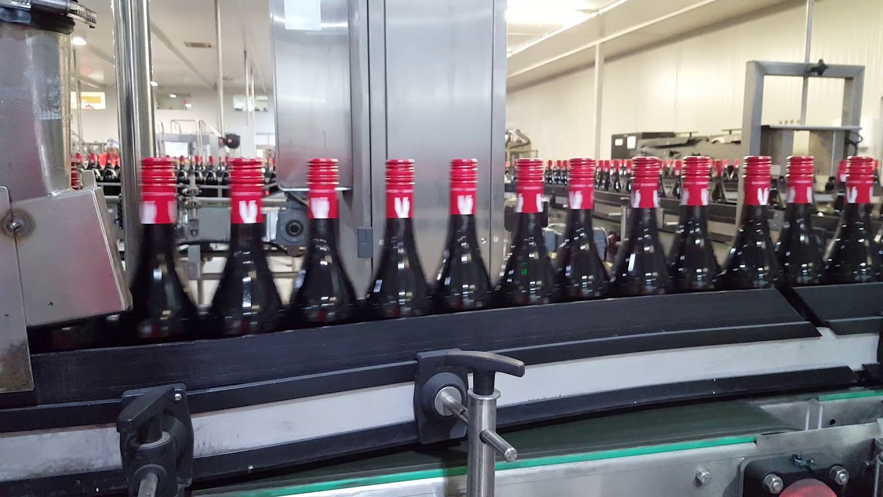 Labelling the Rabbit Ranch Pinot Noir 2017 - YouTube