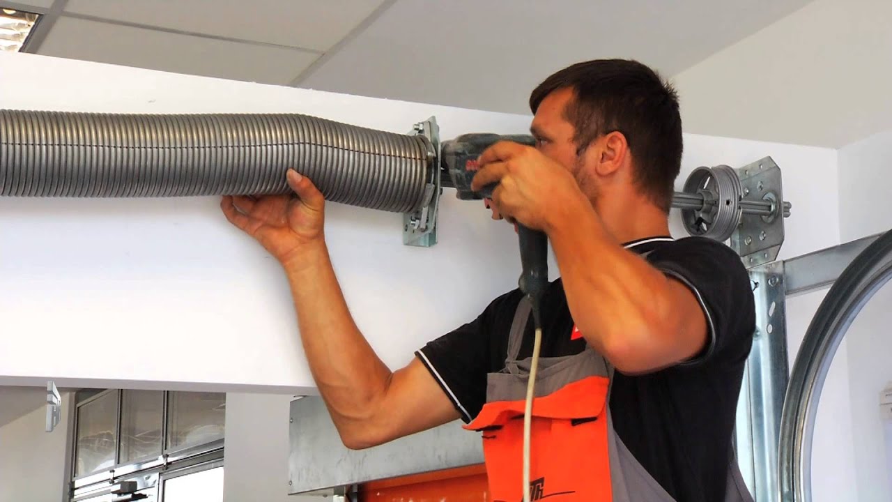 RTH: MONTAJ USA SECTIONALA INDUSTRIALA NOVA - YouTube