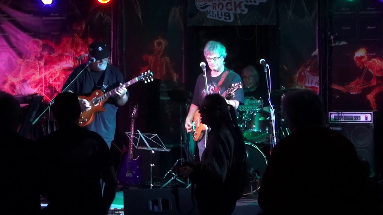 Moonflower - Branyo 60. születésnapján a Legendában! - YouTube