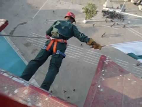 Australian rappelling zahid.avi - YouTube