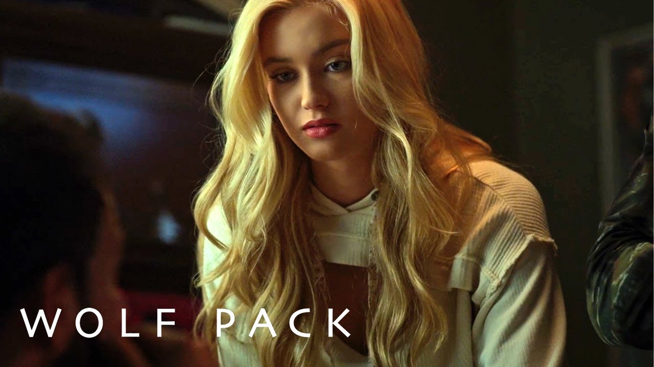 What Happens On A Full Moon? 🌕 Wolf Pack - YouTube