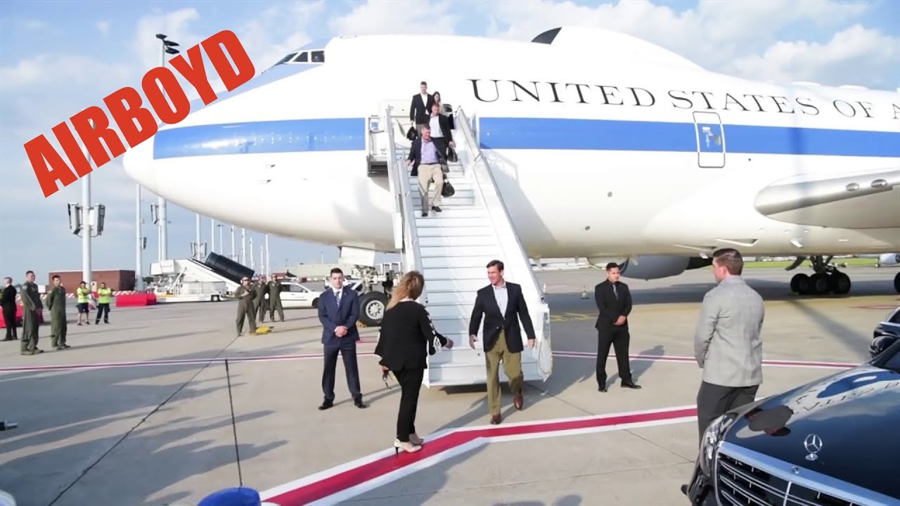 Boeing E4-B “Doomsday Plane” Enroute To Brussels - YouTube