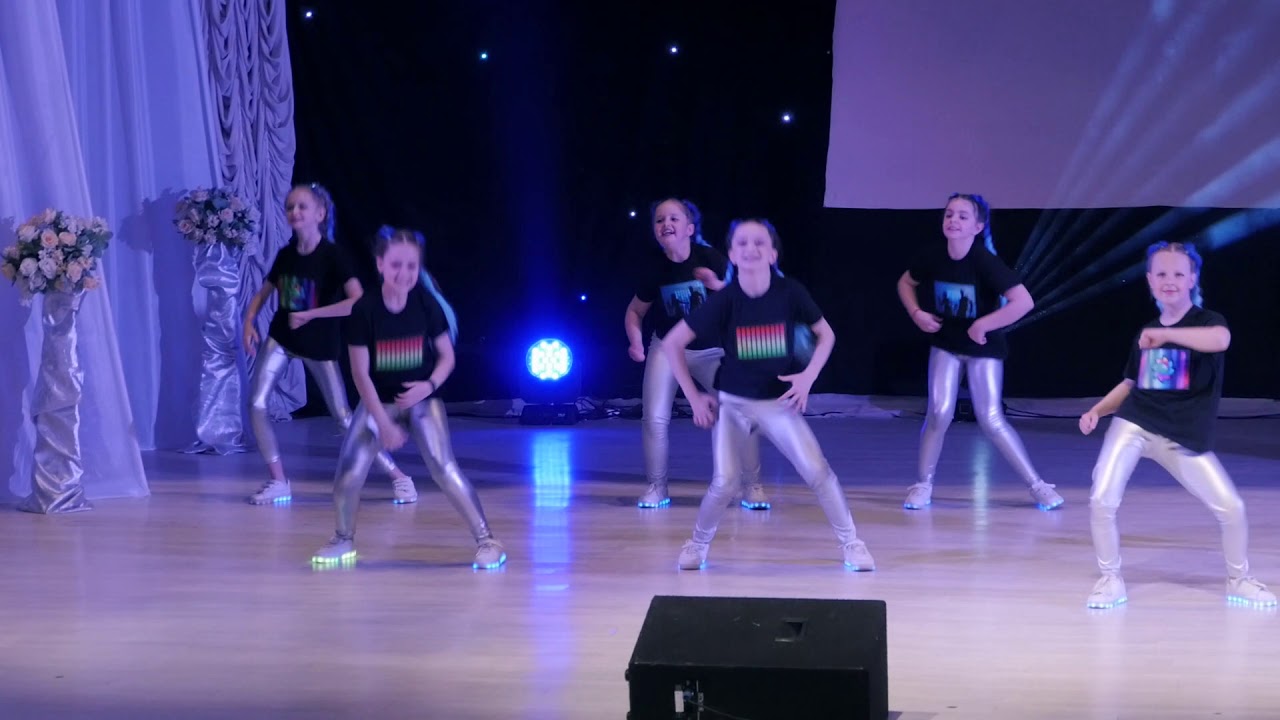 1 Tango Dance Company Emogi - YouTube