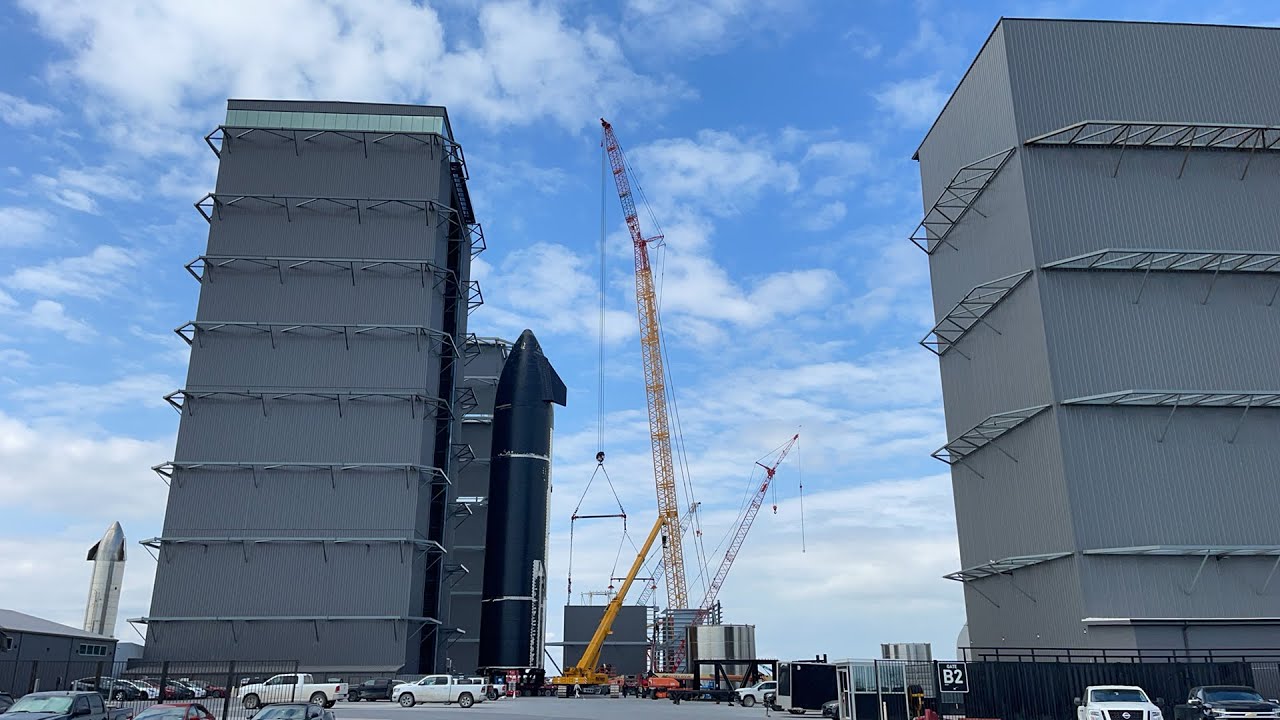 Aft Flap added to Starship 22, Main Gate SpaceX Starbase Build Site ...