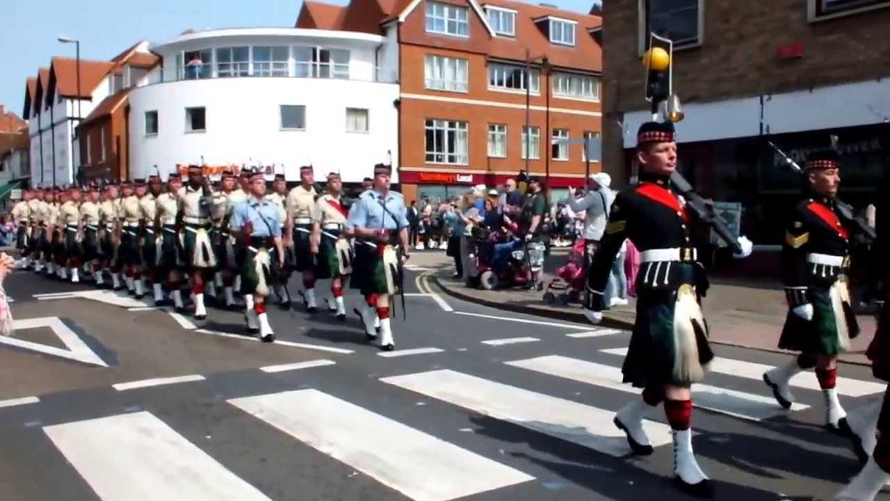 Argyll and Sutherland Highlanders March through Canterbury - YouTube