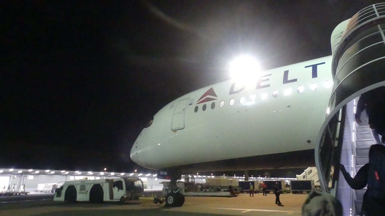 Delta Airlines A350-900 4K night takeoff from HND after 5 hour delay ...
