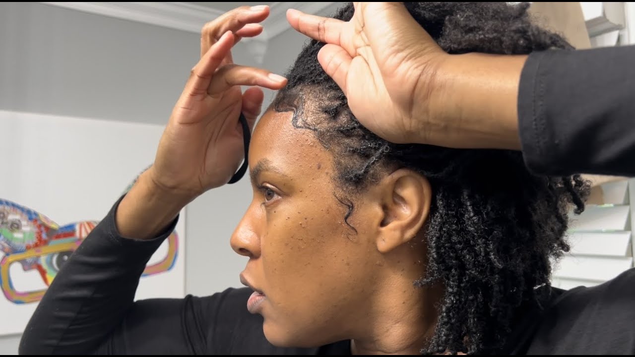 Laying down my 4c edges | DIY Microlocs | Month 9 - YouTube