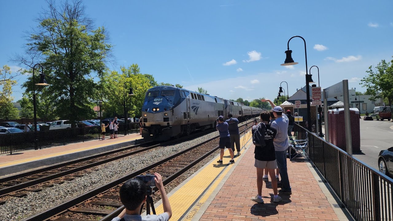 Amtrak P42DCs 129 and 182 lead Silver Star Train 92 on Ashland Train ...
