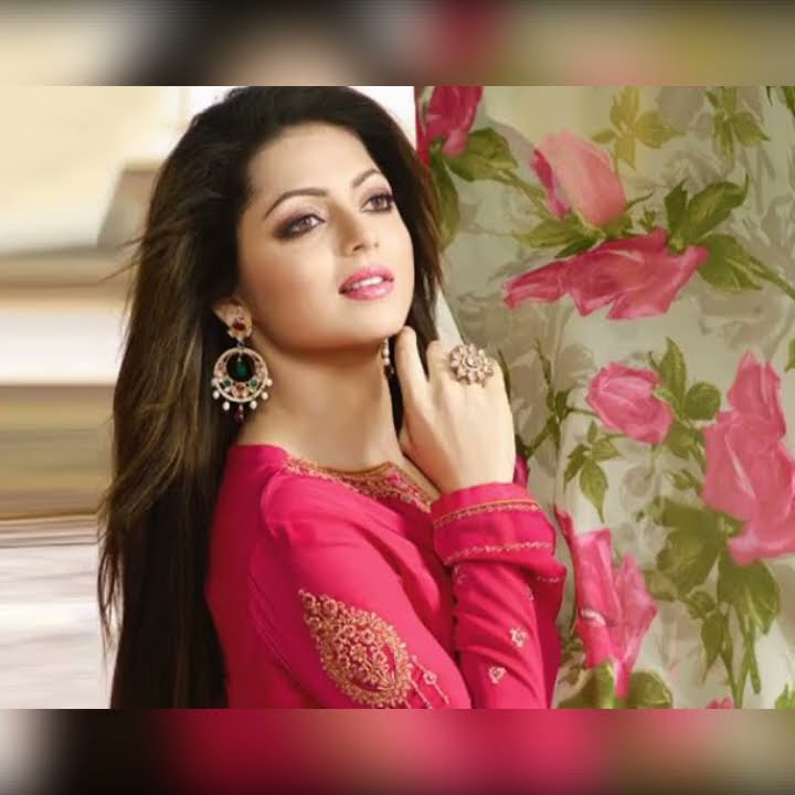 Beautiful Actre pic's, har ghadi badal rahi hai roop jindi, shorts ...