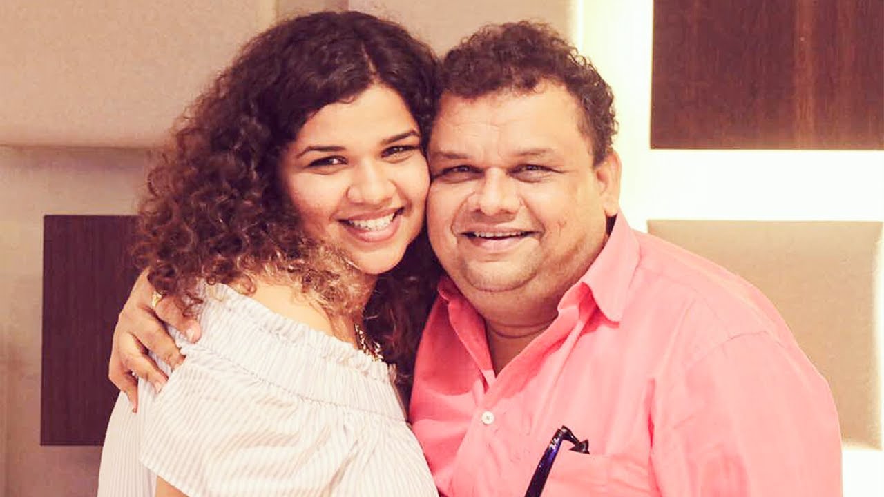 Kapil Sharma Show Fame Actor Atul Parchure With His Daughter | Wife ...