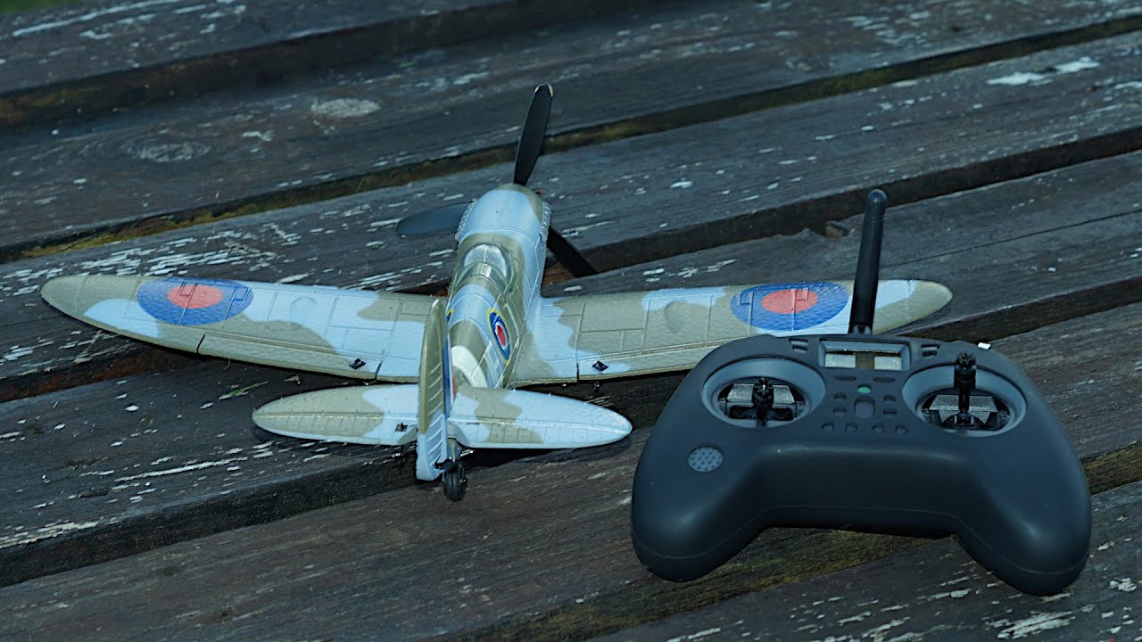 Eachine Spitfire V2, Hangflug, FMSC Sontra - YouTube