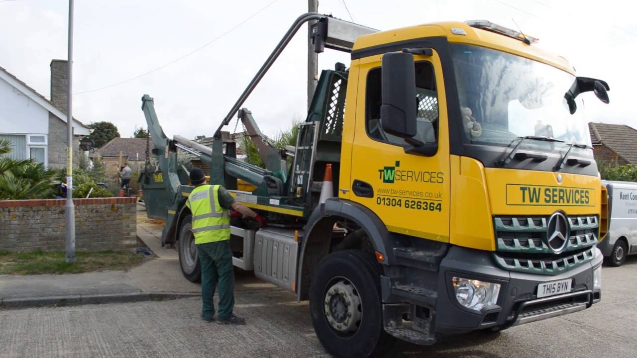 TW Services - Skip Delivery Mercedes-Benz lorry. - YouTube