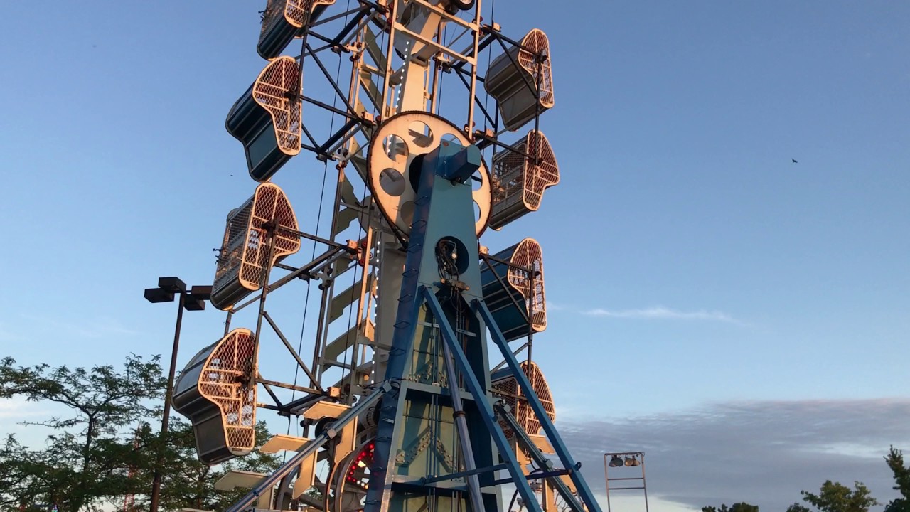 Rear View of Zipper (Chance Rides) Set Up/Trailer - YouTube