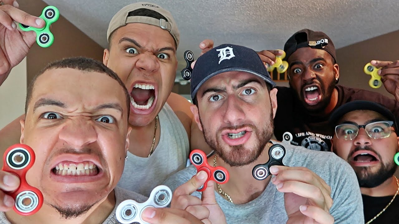 FIDGET SPINNER TRICK SHOT CHALLENGE - YouTube