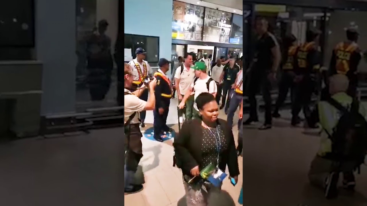 Springboks arrives at King Shaka International Airport - YouTube