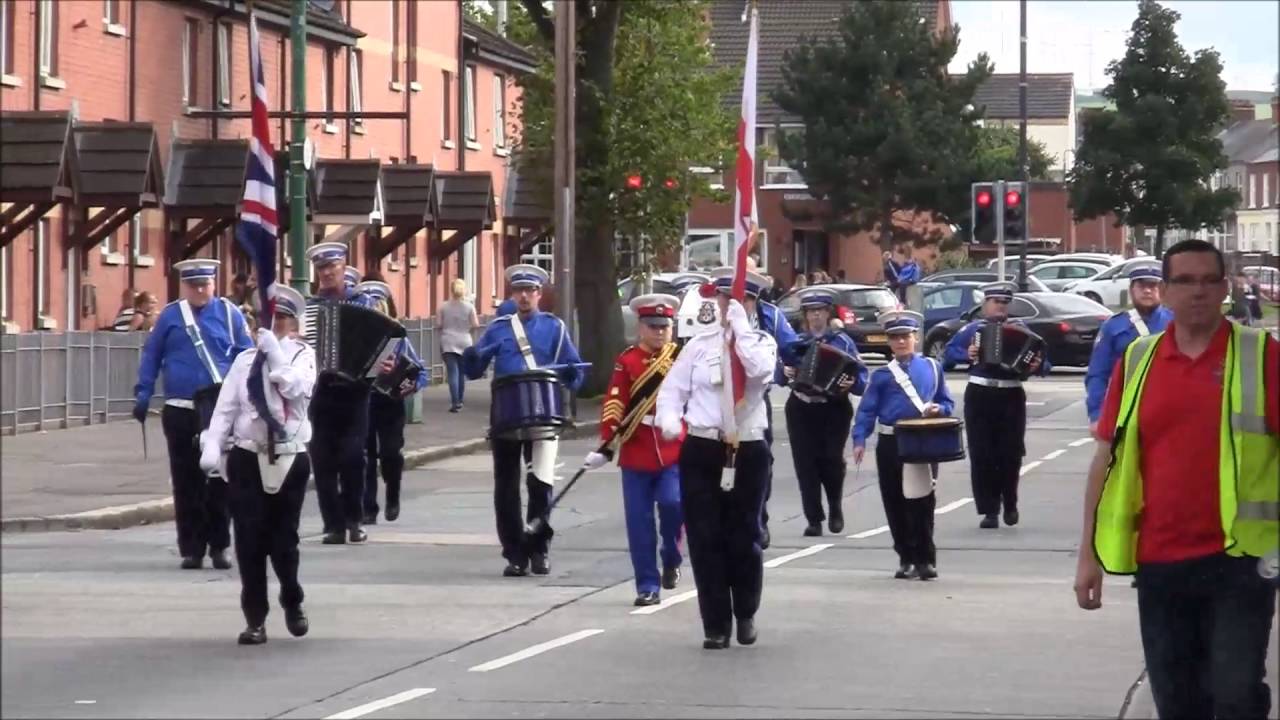 Lord Carson Memorial Accordion @ Pride of the Raven Parade 2016 - YouTube