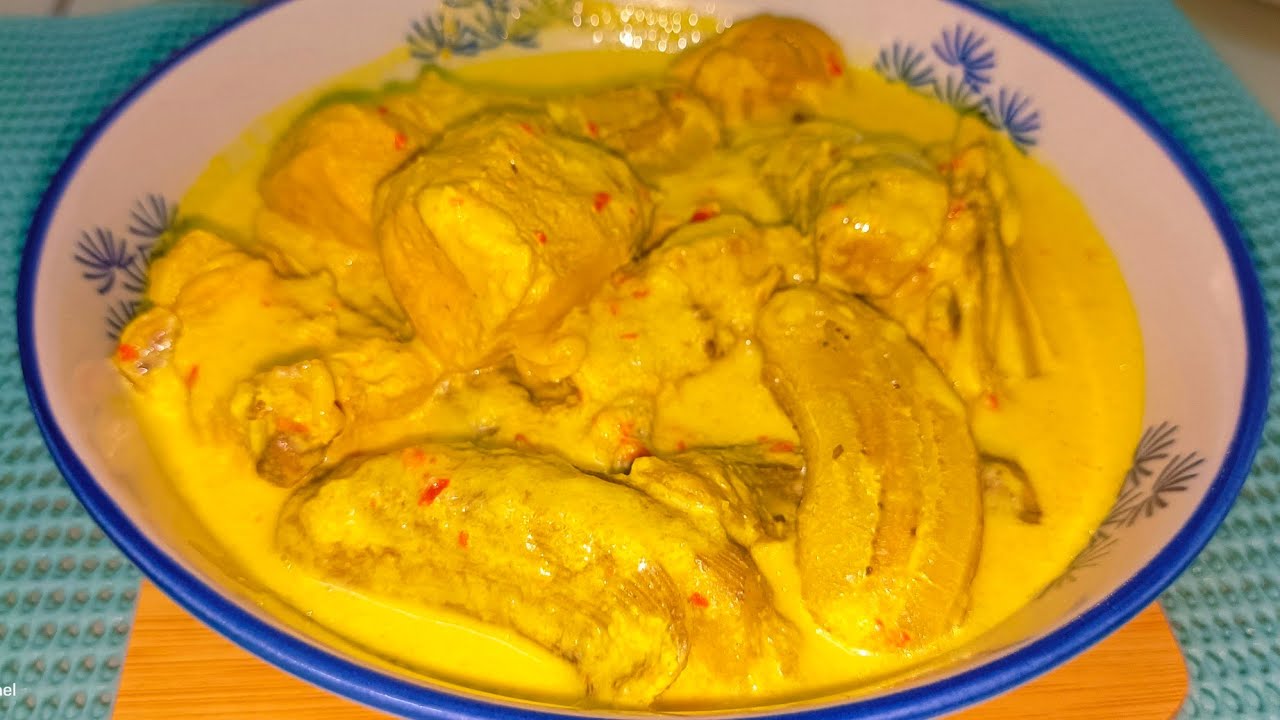 Pisang Muda Masak Lemak Cili Padi Campur Ayam - YouTube