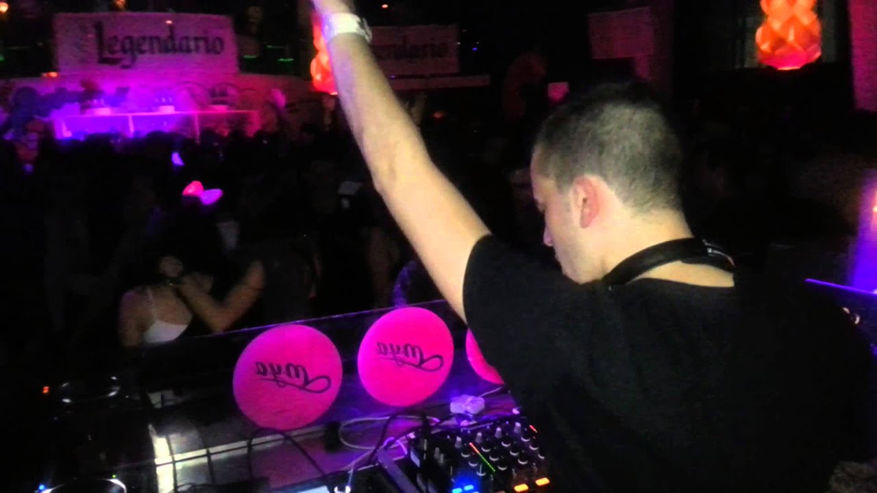 DJ SANTOS @ MYA VALENCIA HAZLO LEGENDARIO TOUR - YouTube