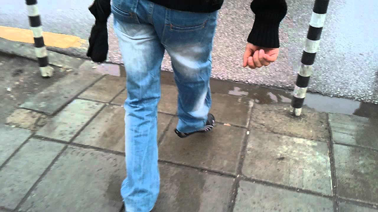 Man with short right leg 5 - YouTube