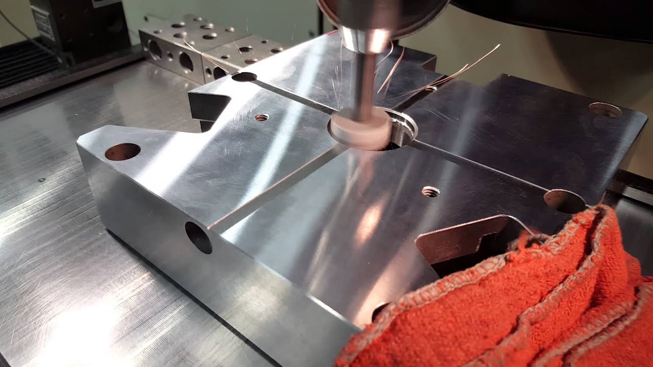 Moore 450 CPZ, 5° Taper, Z&U Axis Jig Grind CNC - YouTube