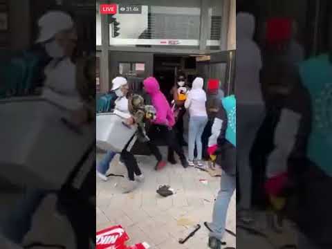 George Floyd Death: Protesters Ransack Nike Store In Chicago, Loot ...