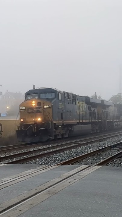 CSX Empty Coal Train dashing thru the fog #csx #railroad #railfanning #railway #shorts - YouTube