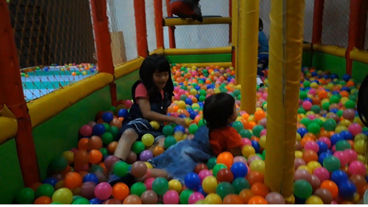 Bermain Mandi Bola | Playground Fun Play Place for Kids play centre ...