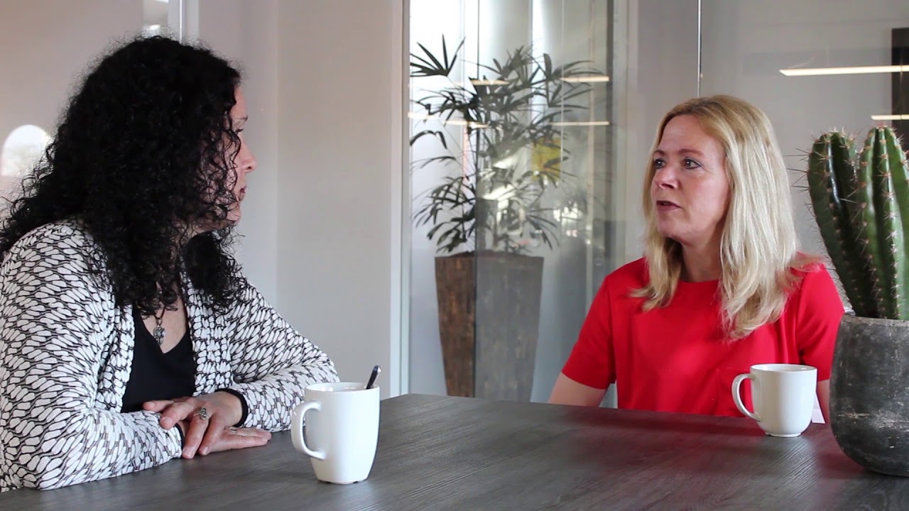 Volledig Interview met Corine Stigter - YouTube