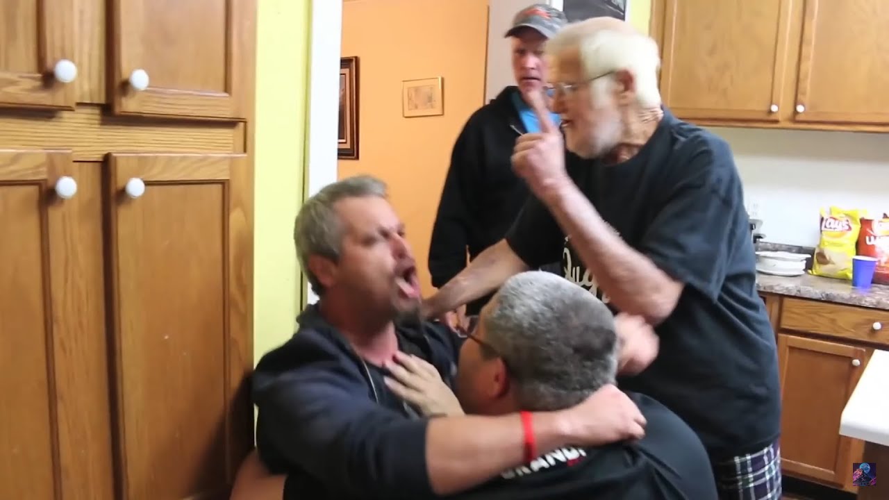 Charlie Chill Attacks McJuggerNuggets - YouTube