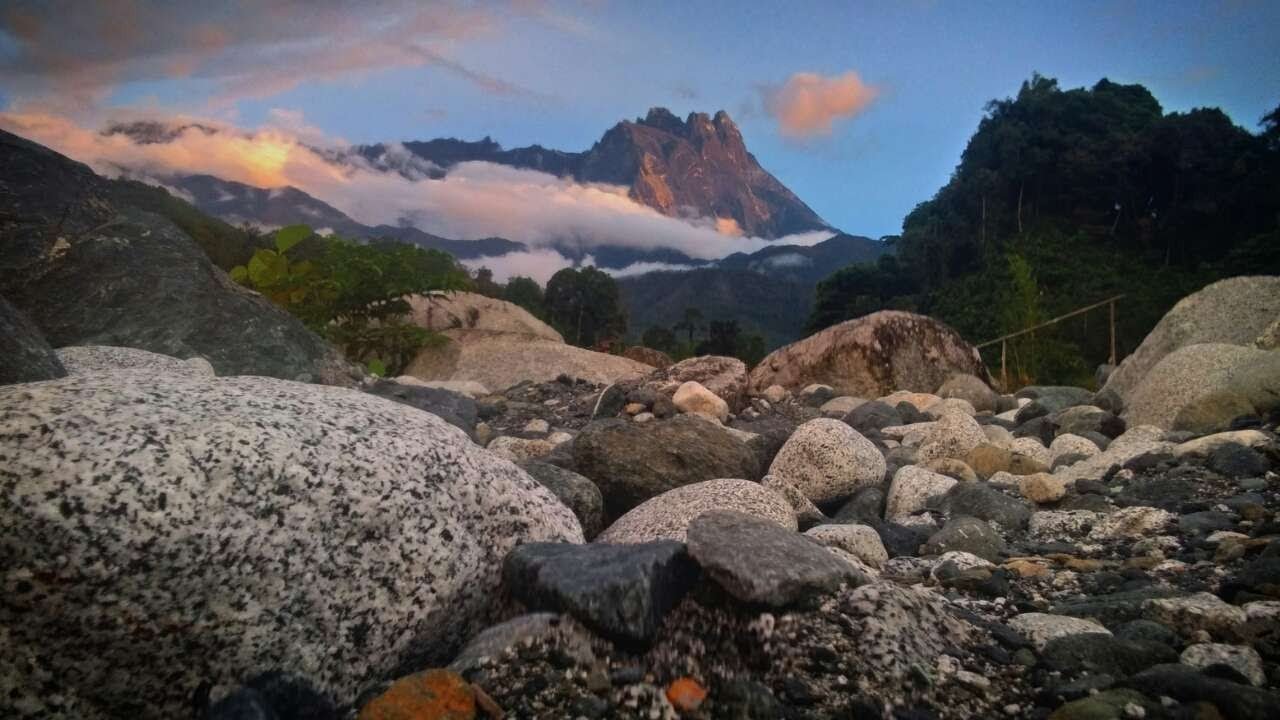 Benzooloo - STATIK Feat. Moose - YouTube