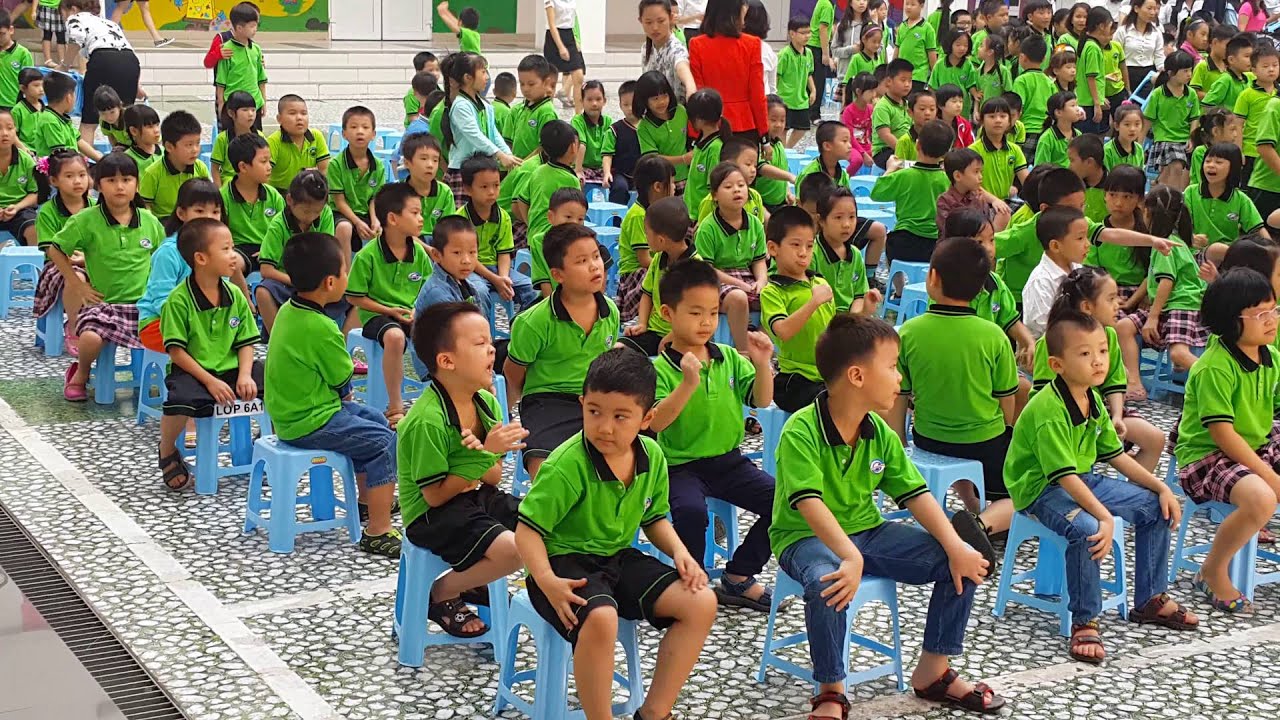 Trường Grammar Newton School chào cờ 201510(2) - YouTube