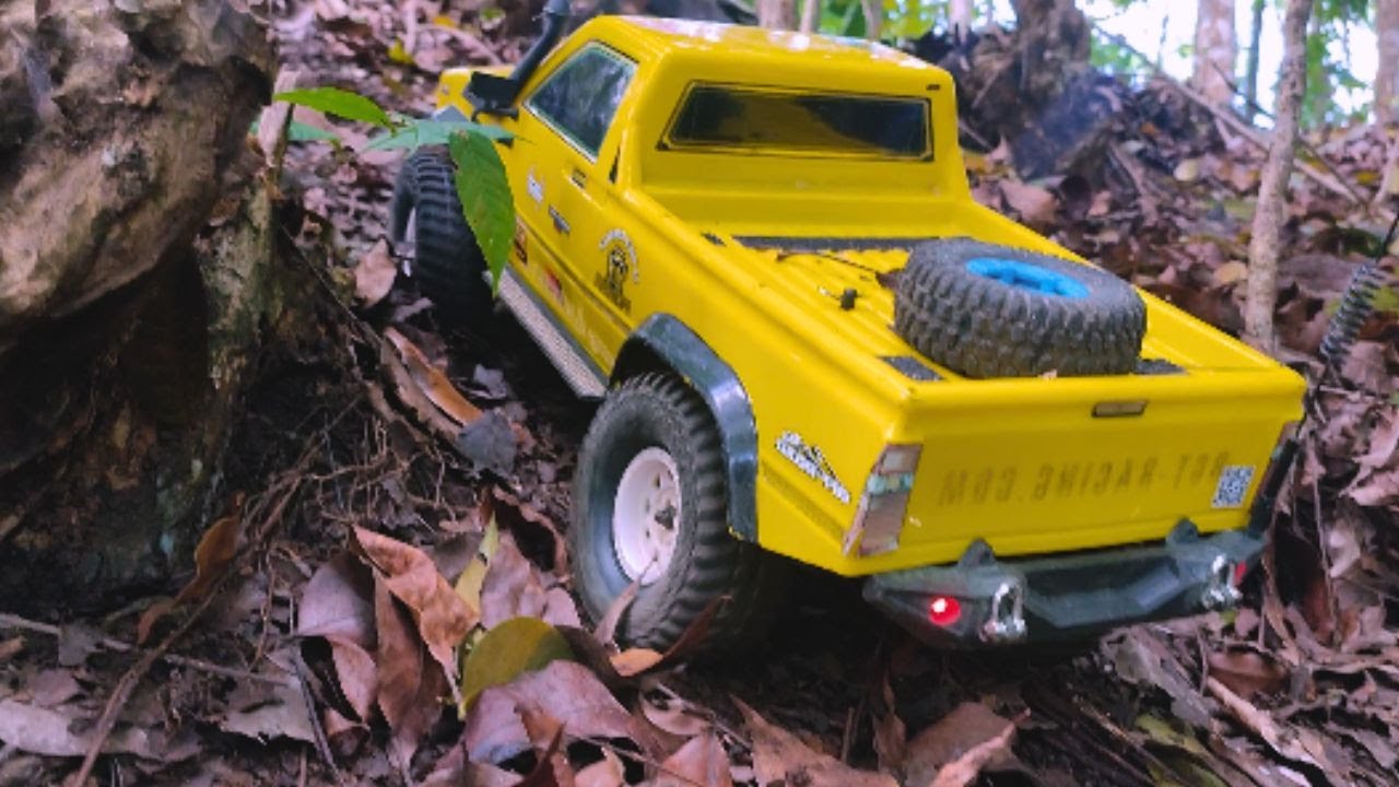 Pickup truck extreme mudding, rc car mudding #47 - YouTube