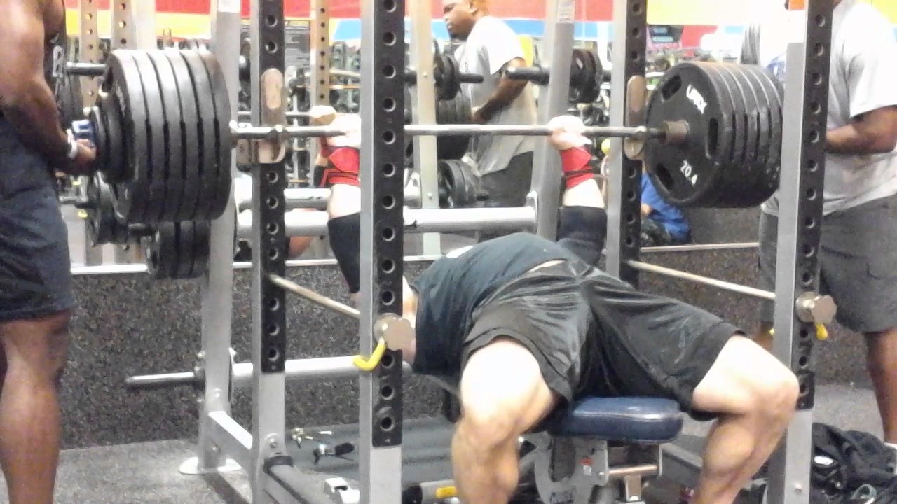 610 lb Raw Bench Press - YouTube