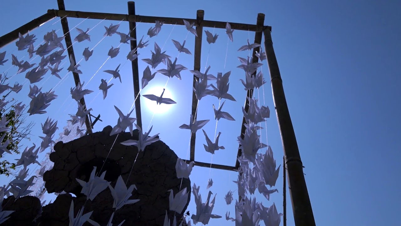 Free Stock Footage - The movement of Origami Birds - YouTube