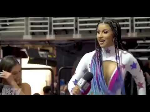 Cardi B poops herself - YouTube