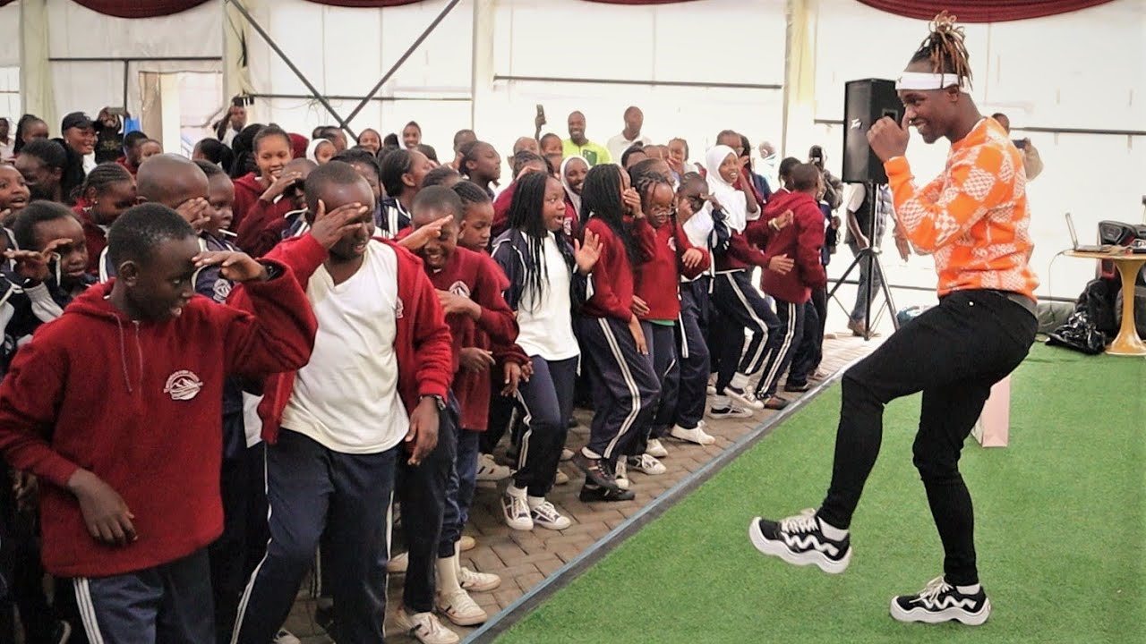 How Moya David surprised Mountain View School Grade 6 & Class 8 ...