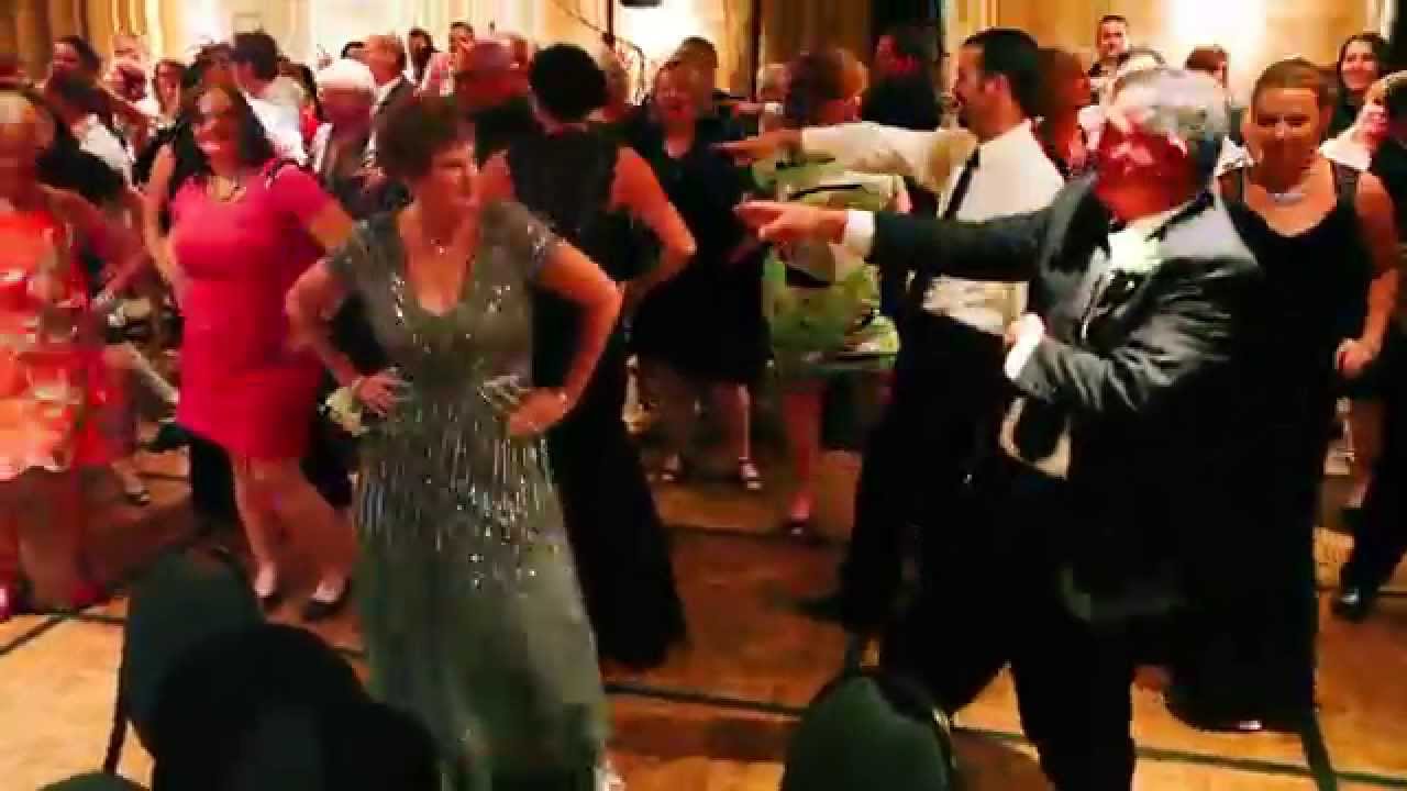 Tonight's Gonna Be a Good Night Wedding Flash Mob - YouTube