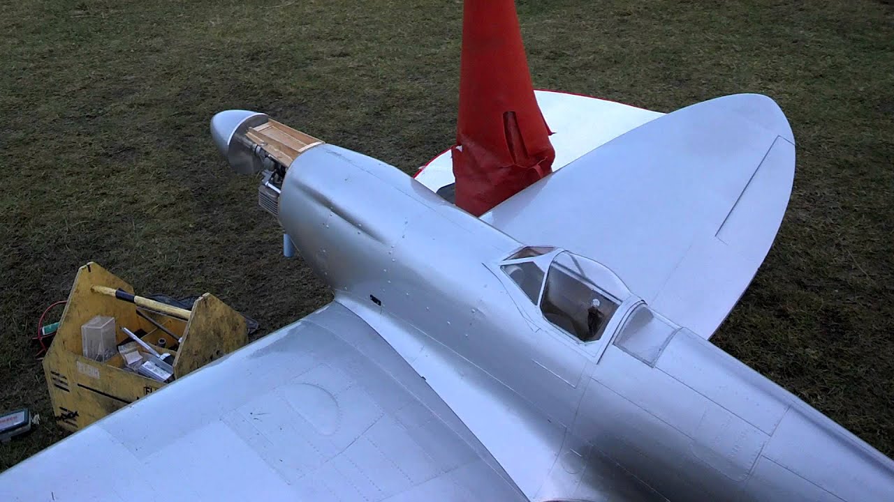 FMFC carf spitfire dle55 ra - YouTube