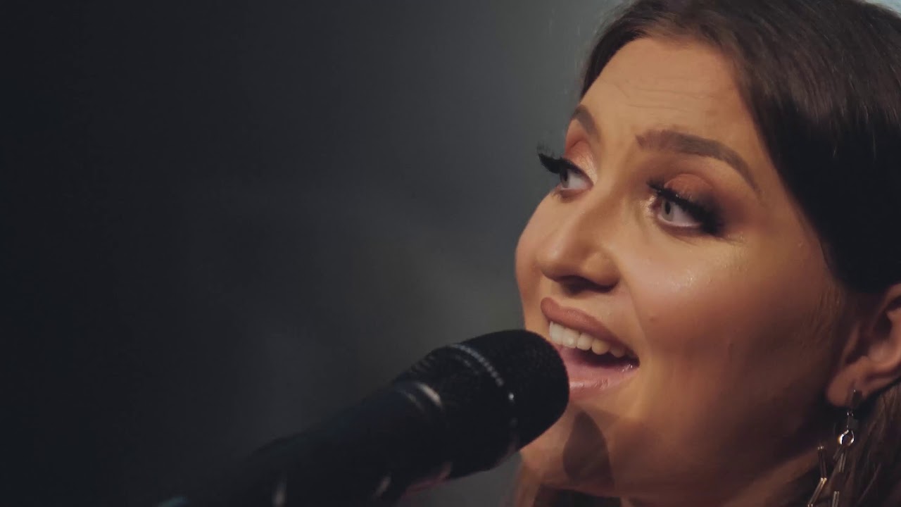 Trupa LikeOne - Mandinga&Delia Covers - YouTube