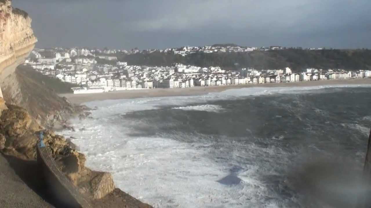 No Canhão da Nazaré - YouTube